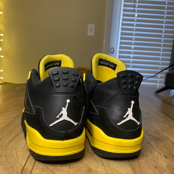 Jordan | Shoes | Thunder Retro 4s | Poshmark